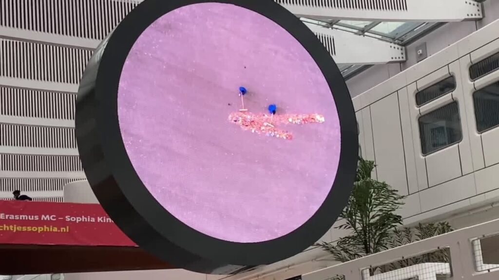 Sweepers Clock in Rotterdam has people amazed - Economy.pk