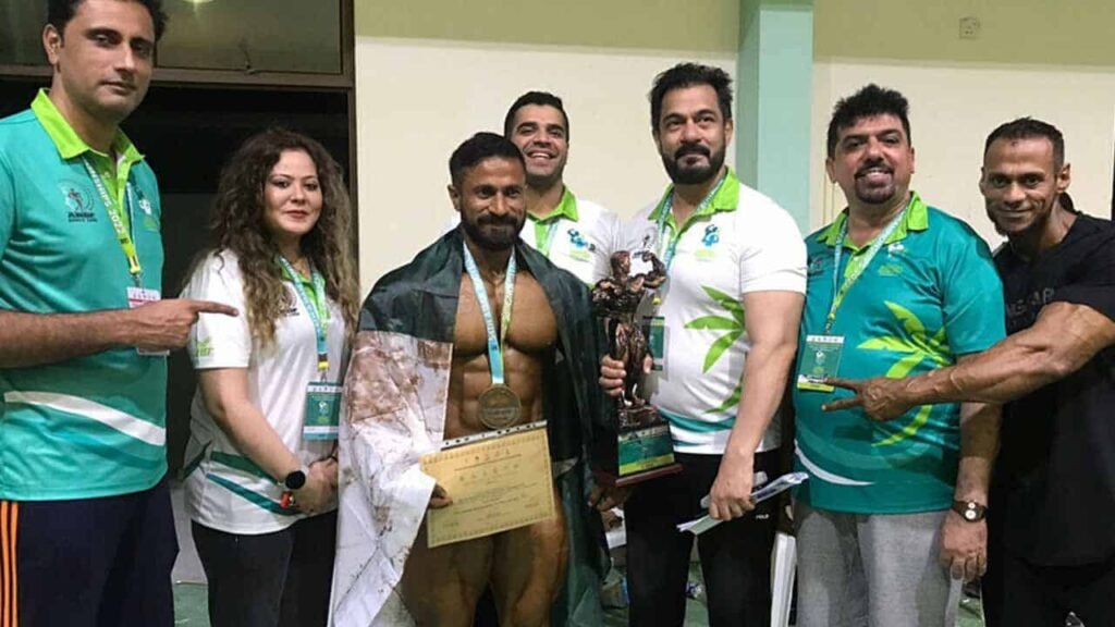 Pakistani bodybuilder defeats Indian counterpart to bag gold in ...
