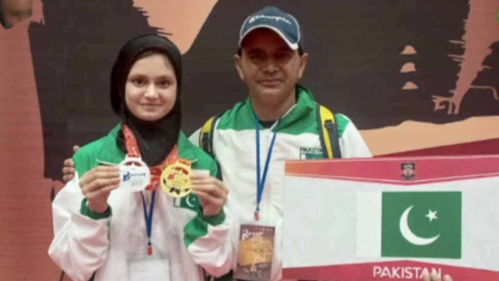 11-year-old Ayesha Ayaz wins gold in Taekwondo Intl Championship - Economy.pk