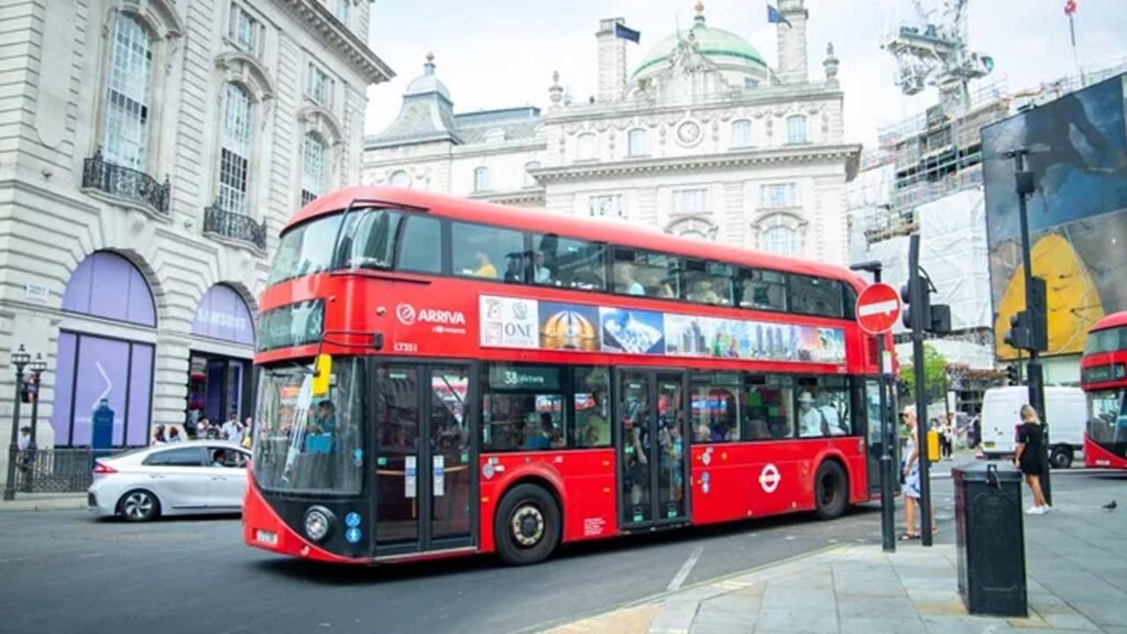 Campaign on 100 London buses celebrates Pakistan’s diamond jubilee ...