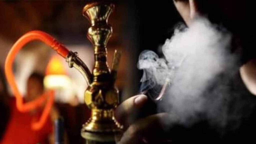 Federal govt bans Sheesha smoking across Pakistan - Economy.pk